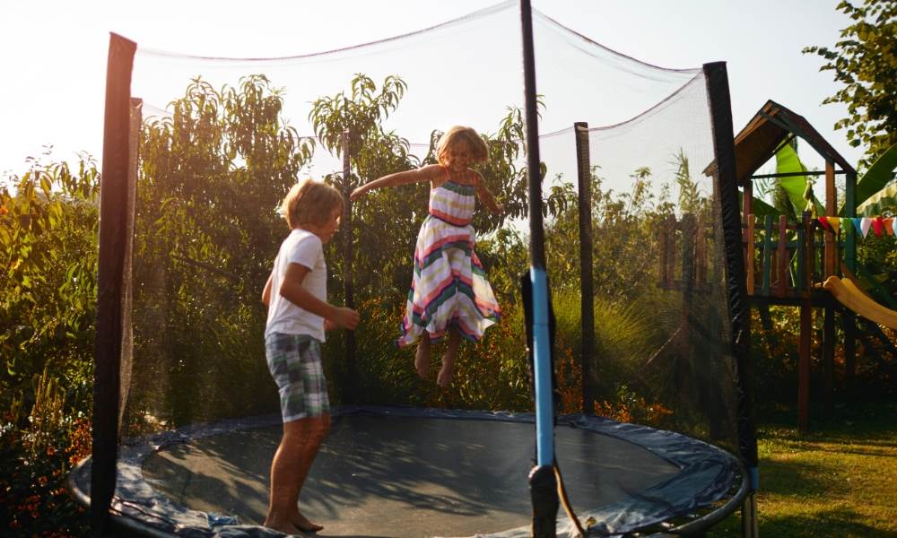 Trampoline enfant : Guide d'achat, prix et avis